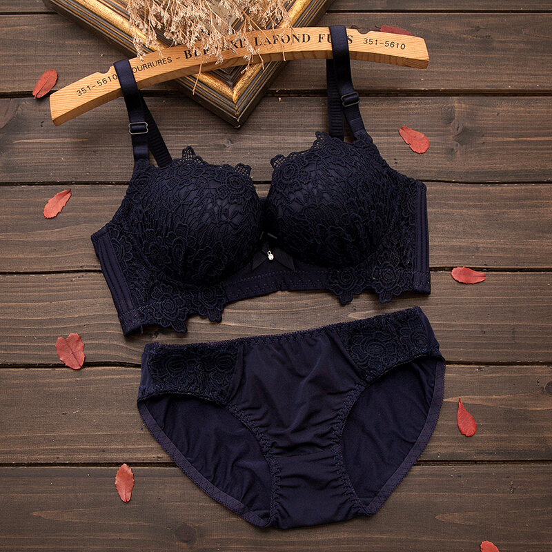 波迷娜(BOMINA)2021蕾丝内衣钢圈女上托无本命年小红色加厚性感胸罩聚拢文胸套装视频介绍_波迷娜(BOMINA)2021蕾丝内衣钢圈女上托无本命年小红色加厚性感胸罩聚拢文胸套装功能演示 ...